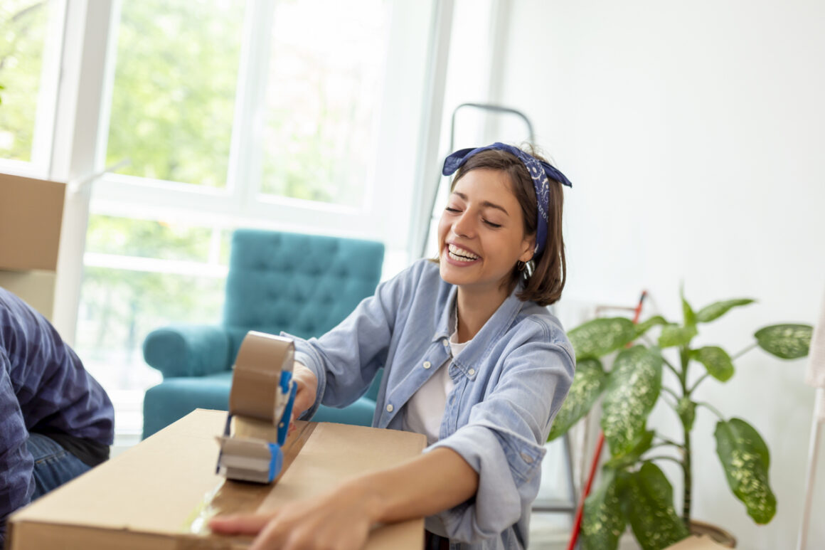 How to Properly Seal and Tape Boxes for Moving and Storage - Neighbor Blog