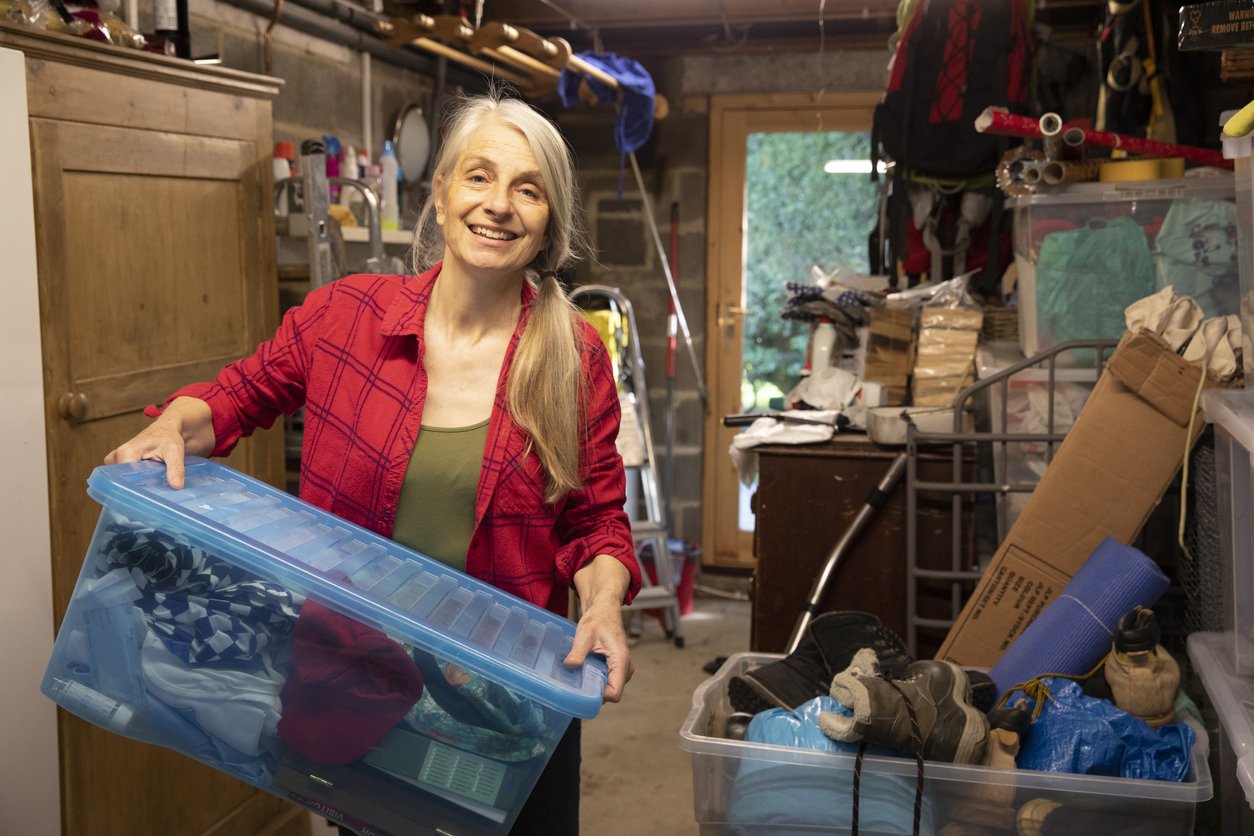 Decluttering for Hoarders: 9 Creative Ways Hoarders Can Declutter Their ...