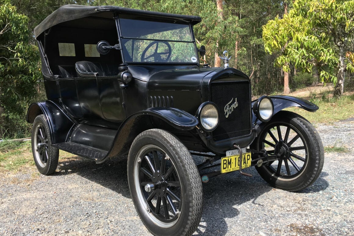 5 Different Types of Classic Cars: Complete Guide - Neighbor Blog