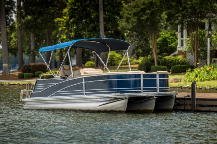 The 4 Classes of Boats: A Complete Overview - Neighbor Blog