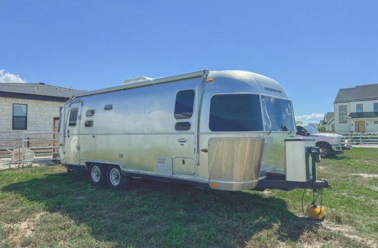 How Many People Can Fit in an RV? - Neighbor Blog