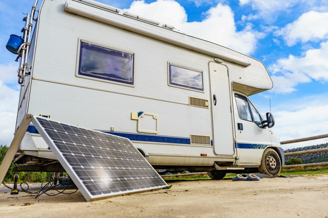 How to Charge RV Batteries Efficiently: 4 Methods - Neighbor Blog