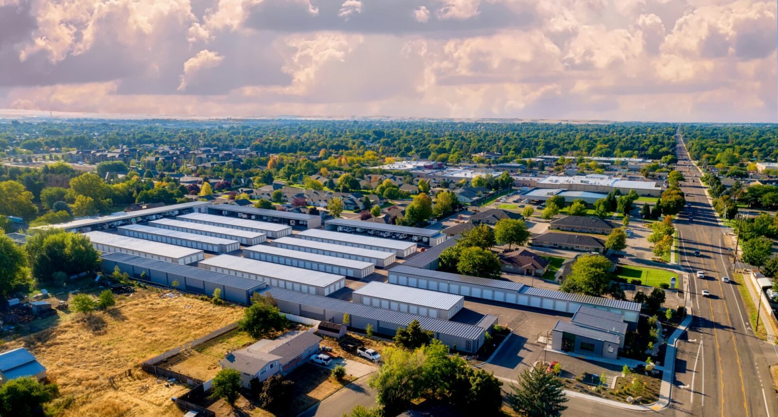 The Pros And Cons Of Owning Storage Units - Neighbor Blog