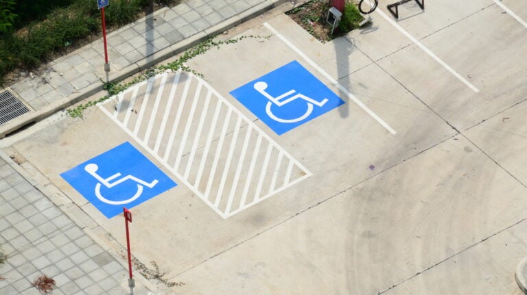 The Guide to Parking Space Dimensions (According to Location, Space ...