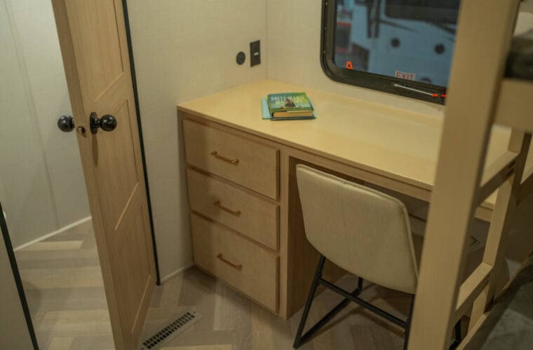 5 Creative Toy Hauler Interior Ideas for the Ultimate RV Makeover ...